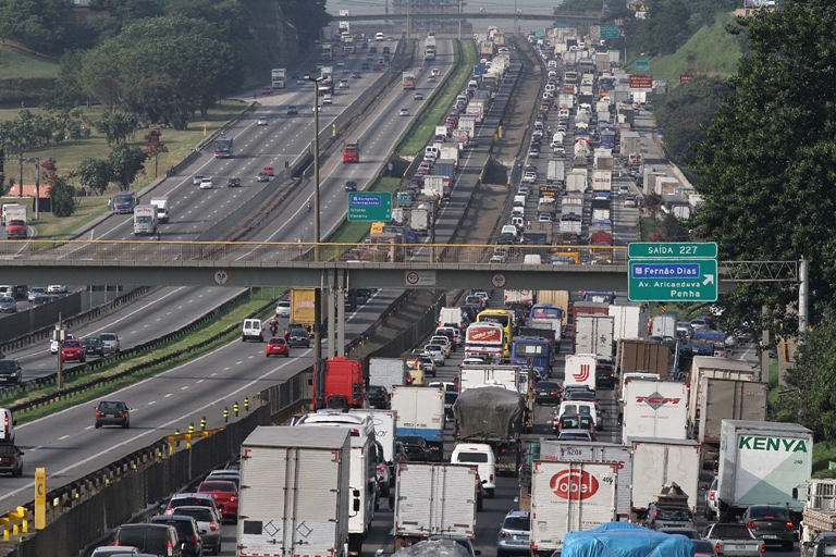 Concessão da Dutra será por mais 17 anos, mas haverá mais obras